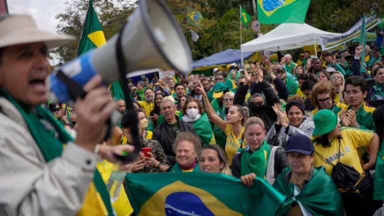 Why Do Soccer Fans Do the Mexican Wave? Unveiling the Power Behind the ...